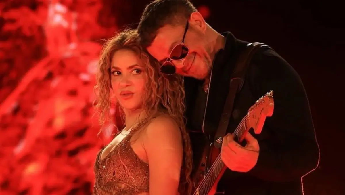 ¿Shakira y Alejandro Sanz juntos? Influencer enciende rumores… y luego ...